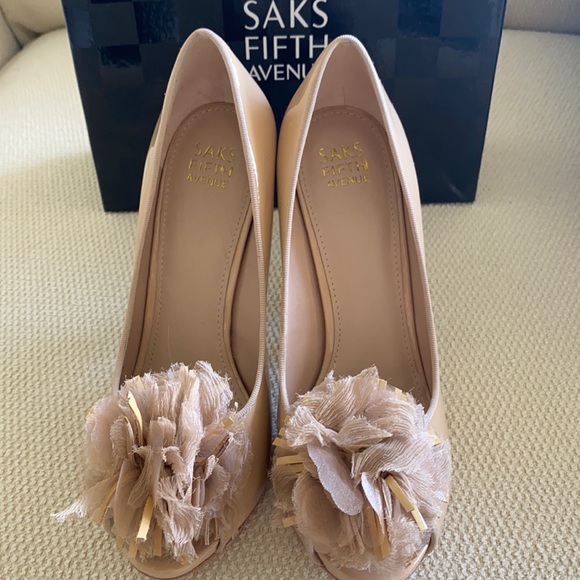 Saks Fifth Avenue | Shoes | Saks Fifth Avenue Nude Heels | Poshmark